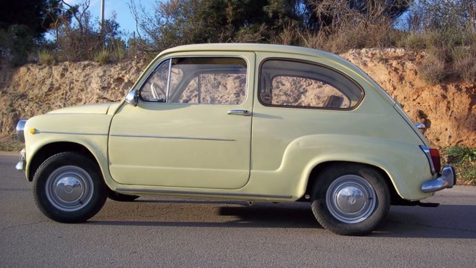 Sell My Classic Seat | Old Seat Car Buyer